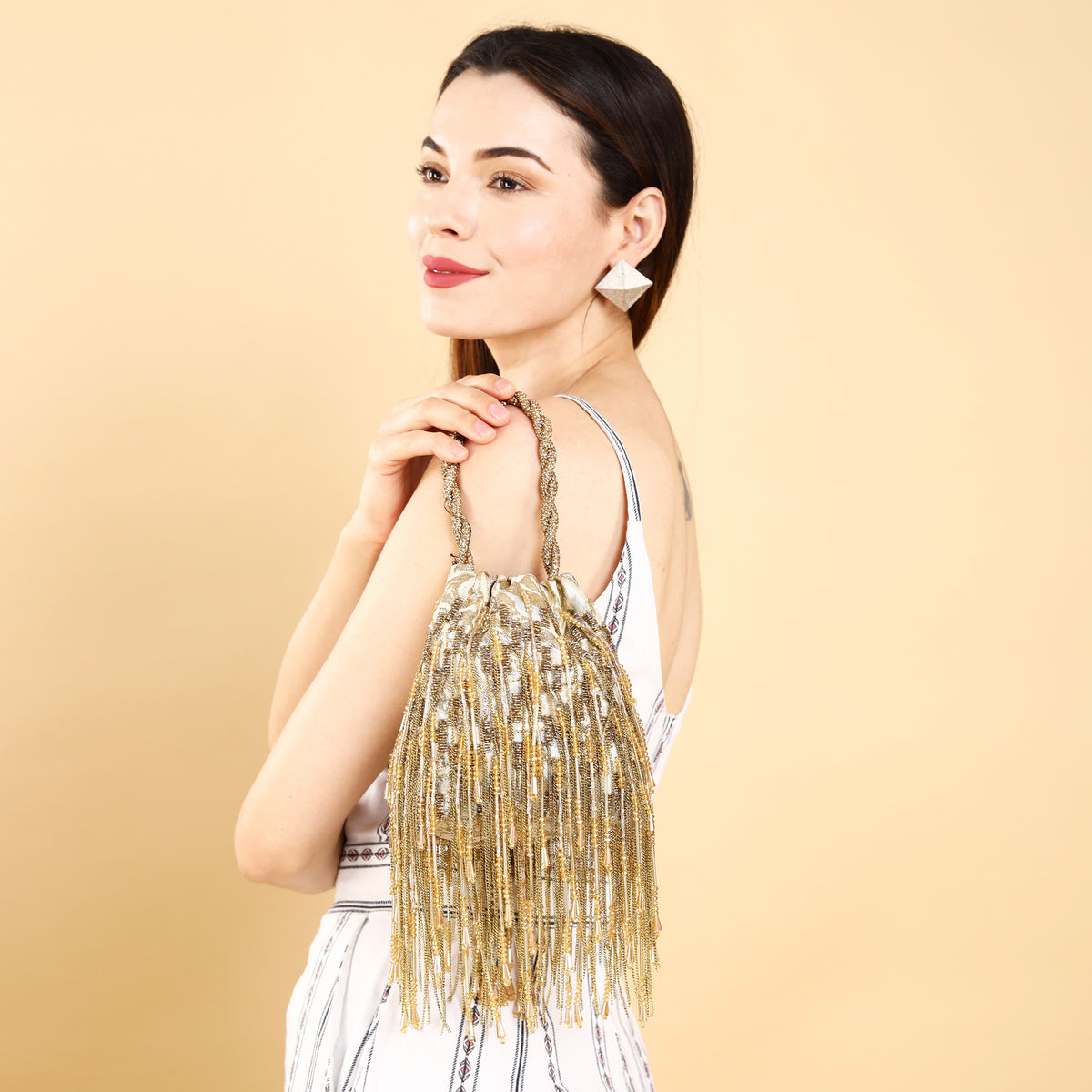 Silk Elegance – BornFlash